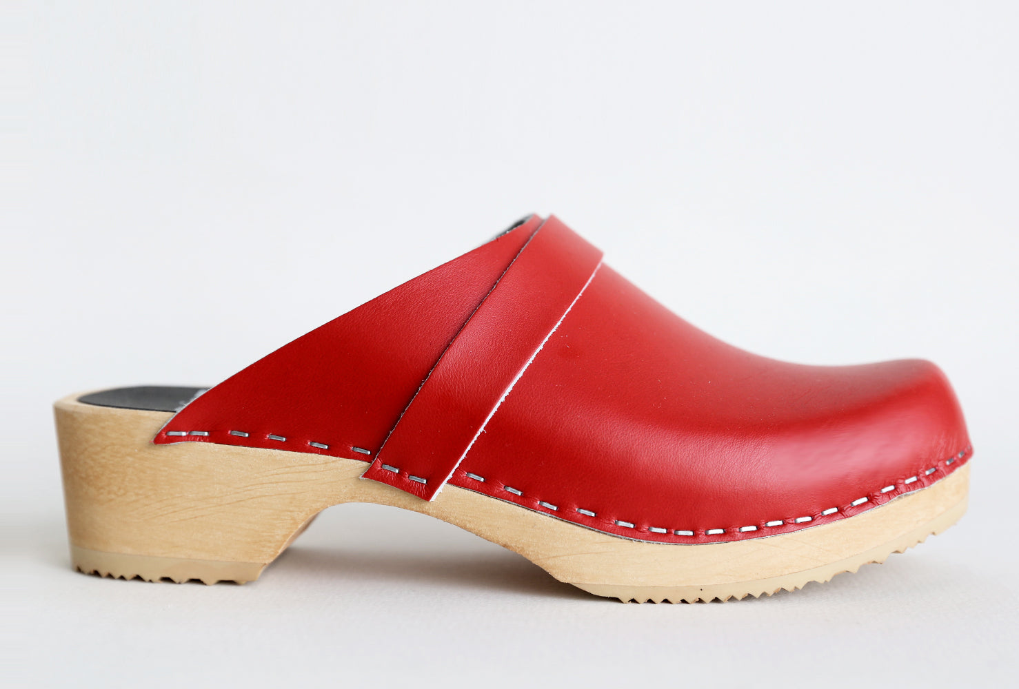 63 clog low classic red size 35 & 36 – funkis Swedish Forms